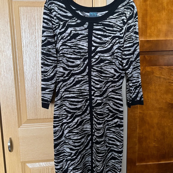 Gabby Skye | Dresses | Gabby Style Size M Very Good Condition | Poshmark